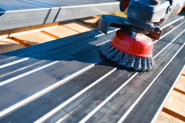 Techniques For Using Angle Grinder To Cut Steel Beams - Binic Abrasive